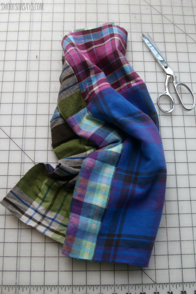 The easiest flannel infinity scarf pattern - Swoodson Says