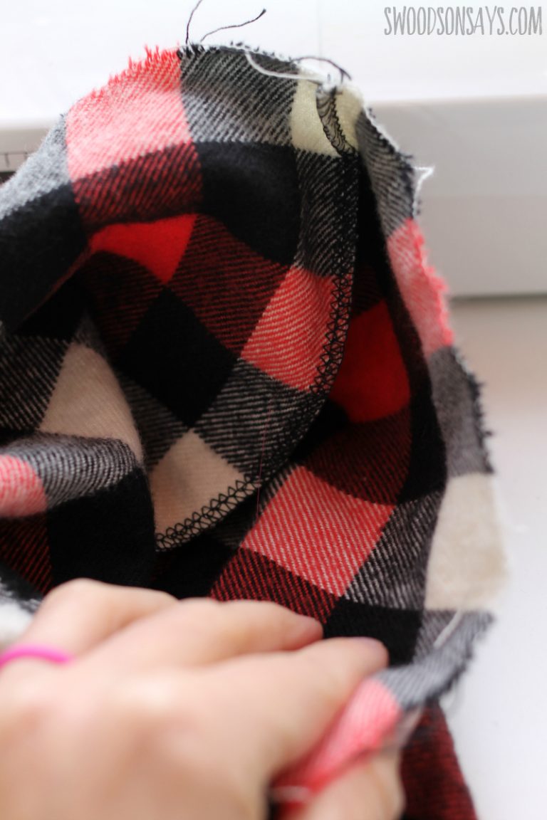 The easiest flannel infinity scarf pattern - Swoodson Says