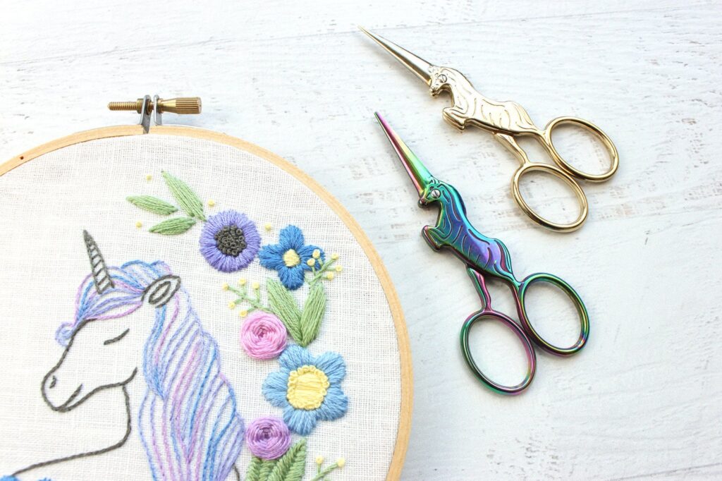 18+ pairs of adorable embroidery scissors - Swoodson Says