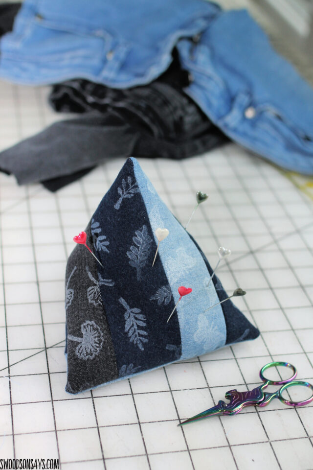 What to do with old jeans - 45+ upcycle sewing tutorials - Swoodson Says